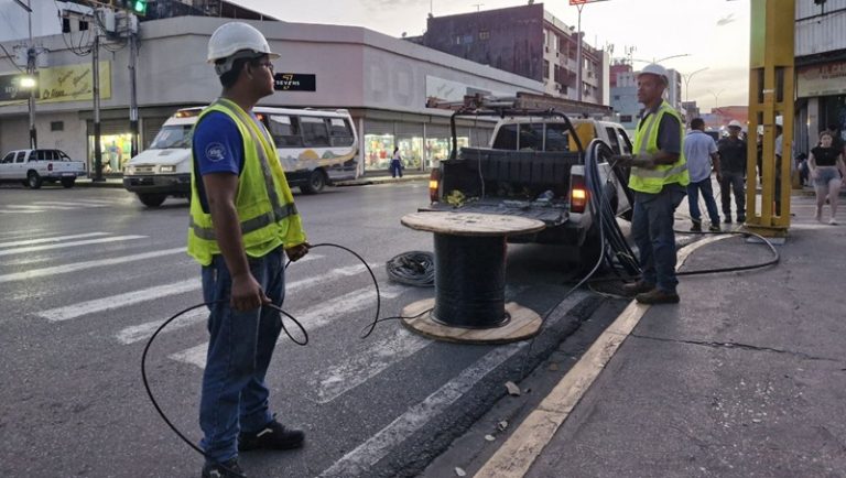 Inicia construcción de redes de fibra óptica en el Casco Central de ...